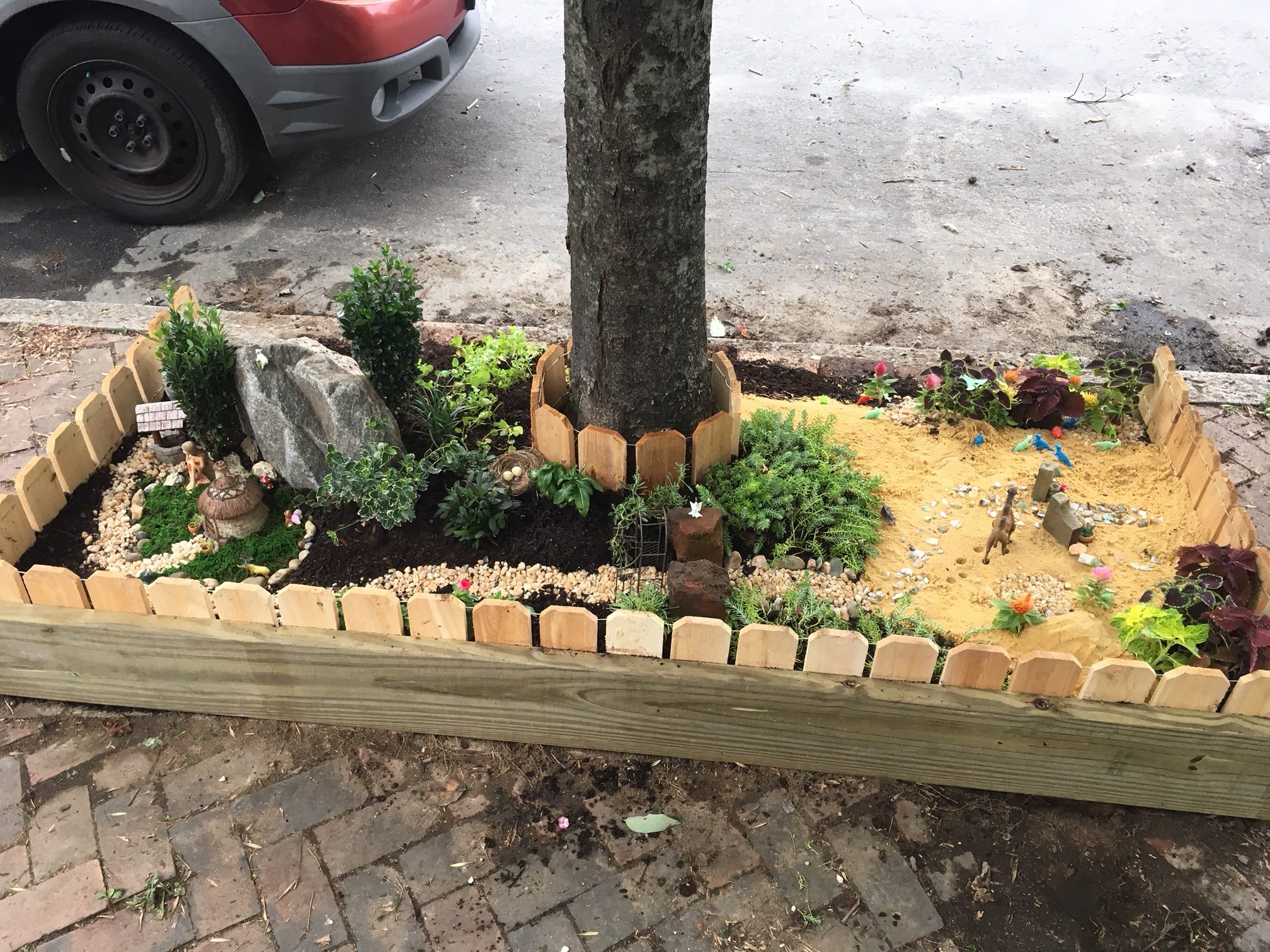 Tree Well Diorama | Oregon Hill